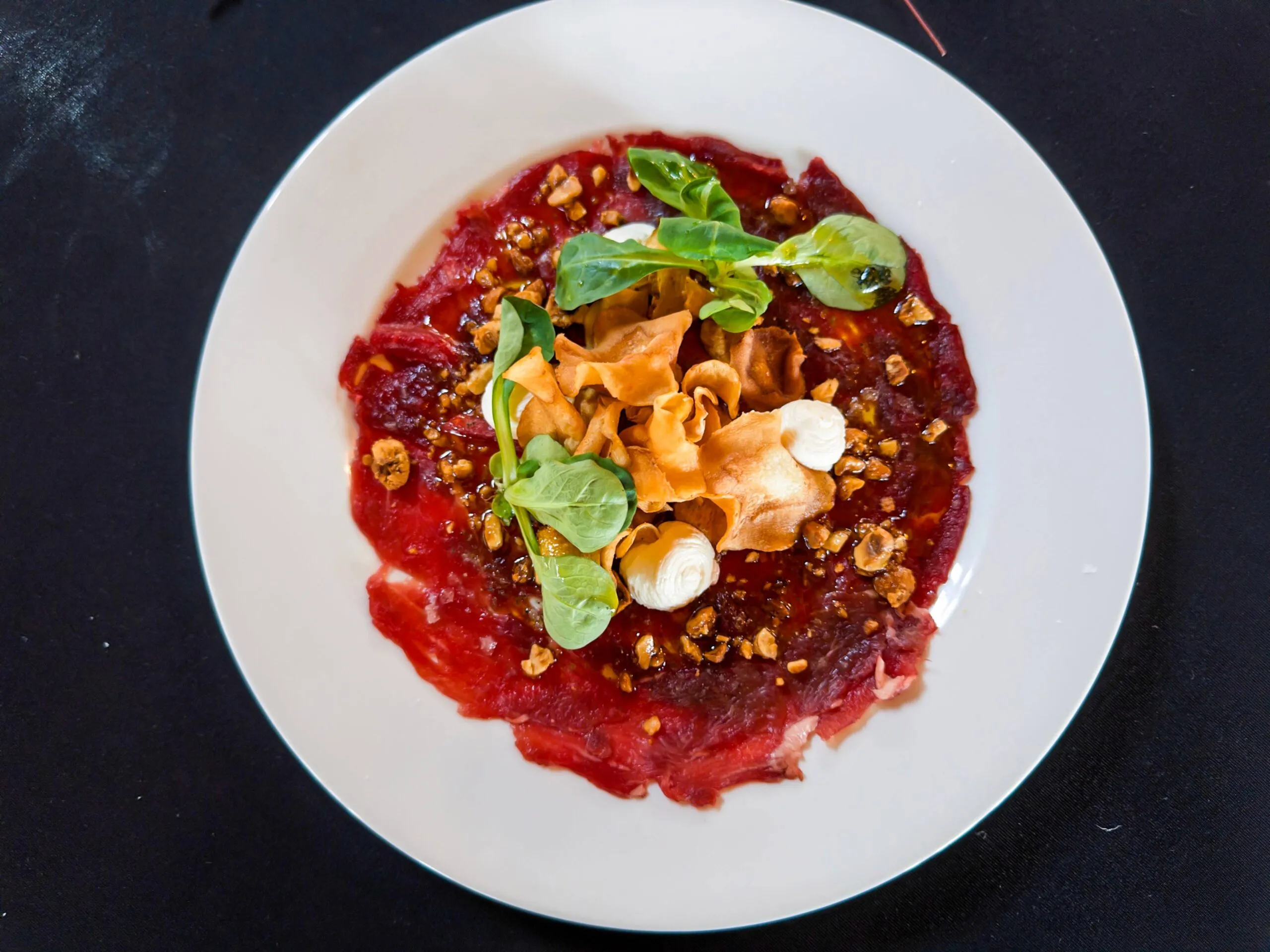 Slik dekker du nyttårsbordet: Tips, pynt & meny for festen